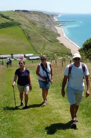 walking west up the cliff from Eype – Golden Acre Jurassic Coastal Lodges